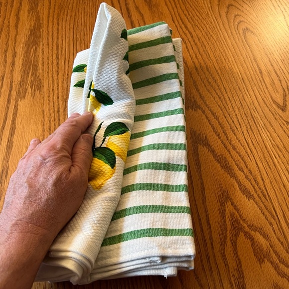 kate spade | Kitchen | Nwt Kate Spade Set Of 3 Lemon Kitchen Towels ...